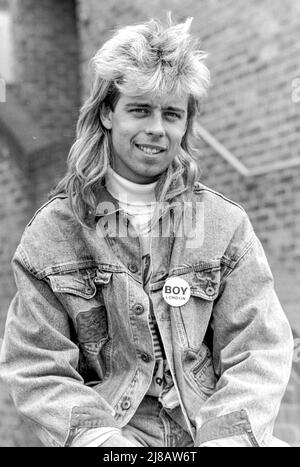 DJ Pat Sharp vsits Hemel Hempstead Hospital in 1988 Stock Photo - Alamy