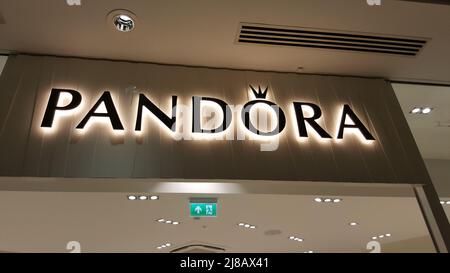 Pandora Jewellers Shop Sign Stock Photo - Alamy