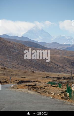 Mount Everest North side viewed from China Stock Photo - Alamy