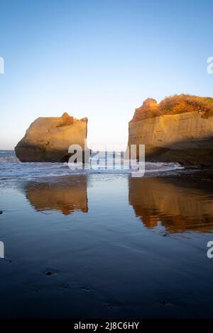 Rock formations, Waverly Beach, South Taranaki, North Island, New ...