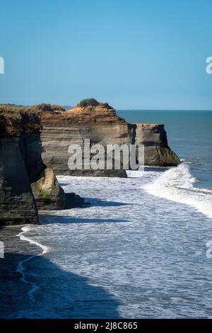 Coastal cliffs at Waverly Beach, South Taranaki, North Island, New ...
