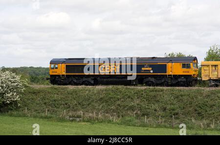 GBRf class 66 diesel locomotive No. 66762 pulling a freightliner train ...