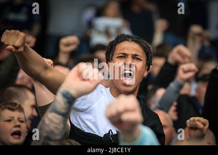 Leeds fans sing Marching On Together during the Sky Bet Championship ...