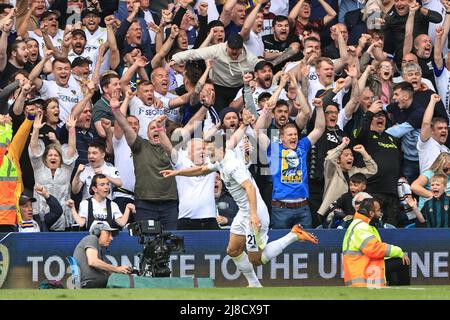 Leeds fans celebrate Pascal Struijk #21 of Leeds United goal to make it ...
