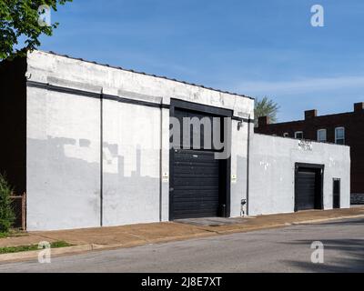 Small warehouse buildings in south St. Louis Stock Photo - Alamy