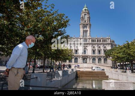 Porto, Portugal. 5th May, 2022. People are seen walking along Rua da ...