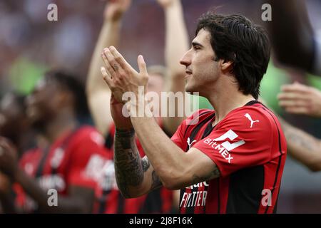 Sandro Tonali (AC Milan) celebrates after scoring the goal 1-2 during ...