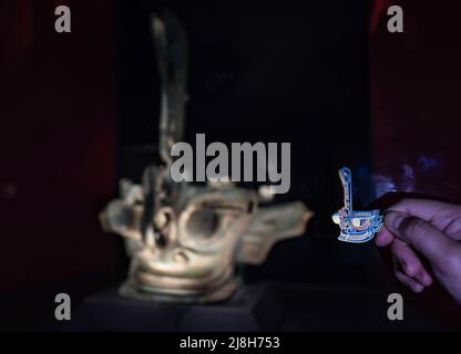 Bronze Mask Relics of Sanxingdui in Ancient China Stock Photo - Alamy