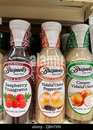 Grovetown, Ga USA - 12 15 22: Rice in a retail store Rice Roni cups ...