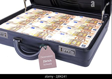 case full of 50 Euro bills Stock Photo - Alamy