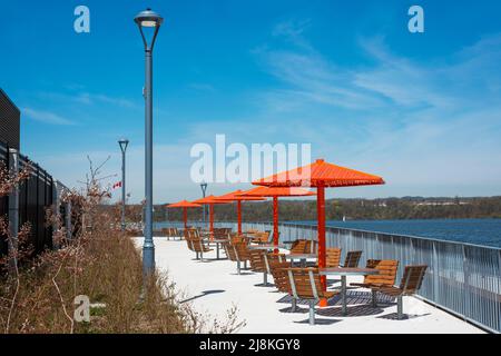 Hamilton Waterfront – PIER 8 Stock Photo - Alamy