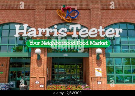 Harris Teeter exterior facade brand and logo signage in white letters ...