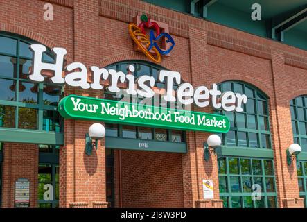 Harris Teeter exterior facade brand and logo signage in white letters ...
