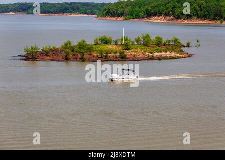 Sardis Dam and reservoir lake on the Tallahatchie River at John W Kyle ...