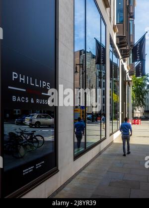 Phillips auction house in Berkeley Square, London Stock Photo - Alamy
