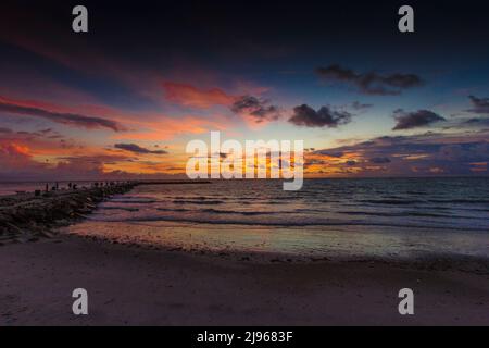 Colorful Sunrise at Jetty Park, Fort Pierce, Florida Stock Photo - Alamy