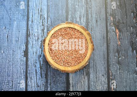 Raw whole dried red color rice Stock Photo - Alamy