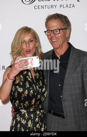 LOS ANGELES - MAY 20: Martha Champlin, Greg Germann at 29th Race to ...