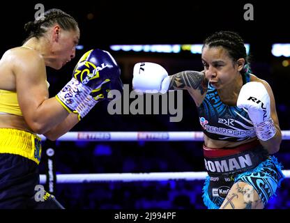 Maria Cecilia Roman (left) and Ellie Scotney in the WBA ...