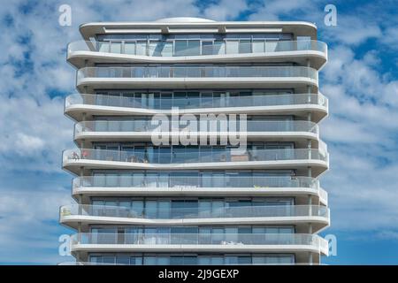 Worthing, May 17th 2022: Bayside apartment block Stock Photo - Alamy