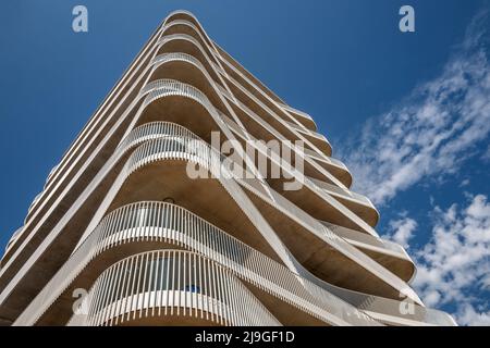 Worthing, May 17th 2022: Bayside apartment block Stock Photo - Alamy