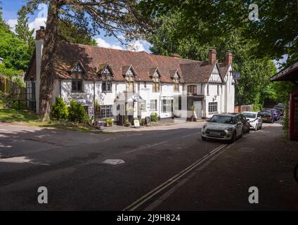 The Bridge Inn Pub in Shawford, Hampshire, UK Stock Photo - Alamy