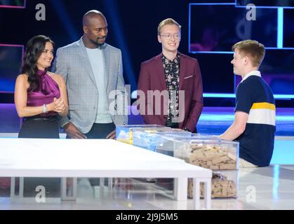 DOMINO MASTERS, from left: judges Steve Price, Vernon Davis, Danica ...
