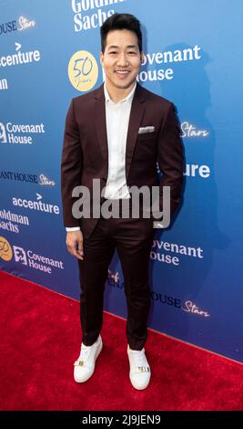 Alex Wong attends Covenant House Night of Covenant Stars Gala at ...