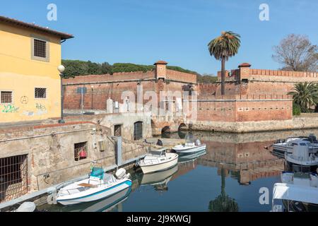 Fortezza Nuova, fortress completed in 1604, in Scali della Fortezza ...