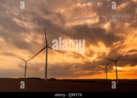 Sunset at Lindhurst wind Farm on Blidworth Lane, Rainworth ...