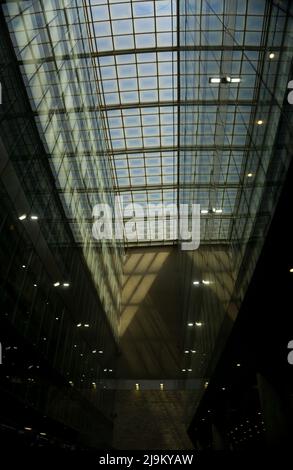 Glass ceiling with repetition of lights, in perspective Stock Photo - Alamy