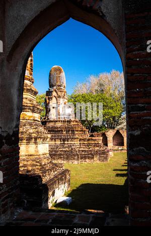 wat phrasi rattana mahathat, ruin temple in Lopburi, Thailand Stock ...