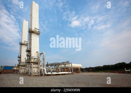Air Separation Plant: Rectification Columns Stock Photo - Alamy