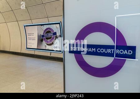 Launch Of Elizabeth Line In London Passengers travel along with the ...