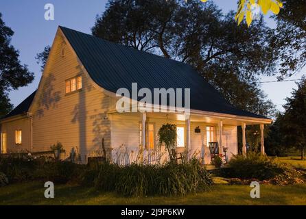 Old circa 1758 Canadiana cottage style home with white wood plank ...