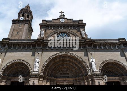 Manila Cathedral Intramuros Plaza de Roma Philippines Stock Photo - Alamy