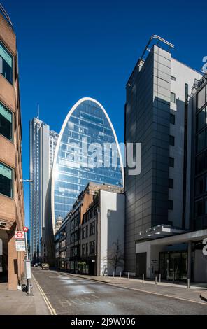 Curved facade of 70 St Mary Axe (Can of Ham) along Bevis Marks Street ...