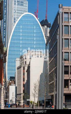 Curved facade of 70 St Mary Axe (Can of Ham) along Bevis Marks Street ...
