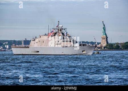 USS Freedom, first of new littoral combat ships Stock Photo - Alamy