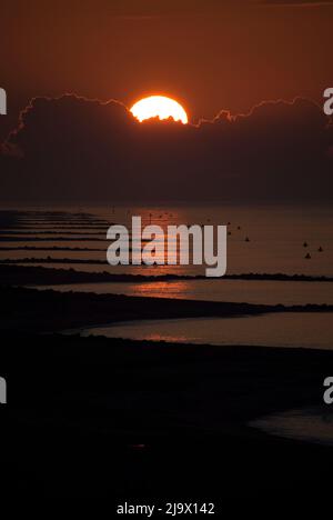 Groyne at sunset, Clacton-on-Sea Stock Photo - Alamy