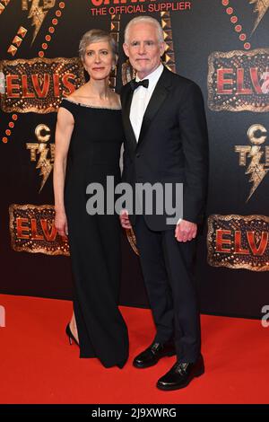 Suki and Patrick McCormick attending the party of the movie Elvis ...
