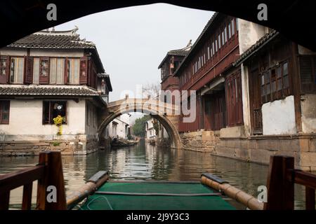 Canals and Old Chinese Buildings at Zhouzhuang Water Town, Jiangsu ...