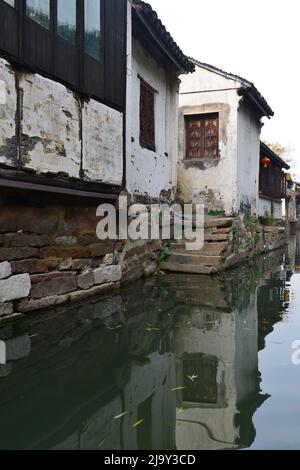 Canals and Old Chinese Buildings at Zhouzhuang Water Town, Jiangsu ...