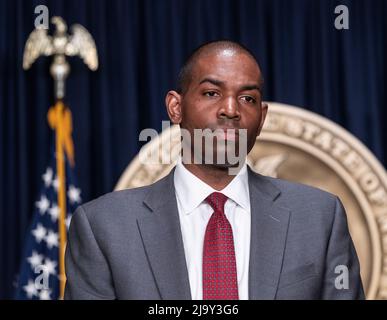 Antonio Delgado sworn in by judge Kevin Bryant as New York State ...