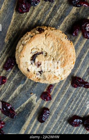 round wheat cookies with dried cranberries, delicious dried cookies ...