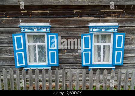 Traditional wooden house in Oleshnia village on Polissya, Chernihiv ...