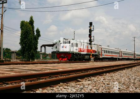 Locomotive at Kertosono station Stock Photo - Alamy