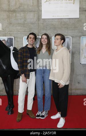Max Befort, Leia Holtwick und Moritz Bäckerling bei der Kinotour zum ...
