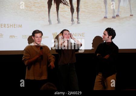 Moritz Bäckerling, Leia Holtwick und Max Befort bei der Kinotour zum Kinofilm: Immenhof – Das ...