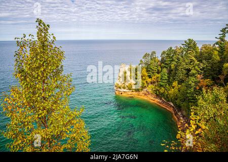 Miners Castle viewpoint in Pictured Rocks National Lakeshore in the UP ...